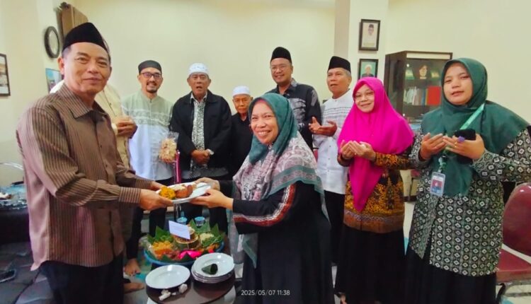 Milad Ke 60, Ketua MUI Samarinda KH Muhammad Mundzir Banyak Menerima ...